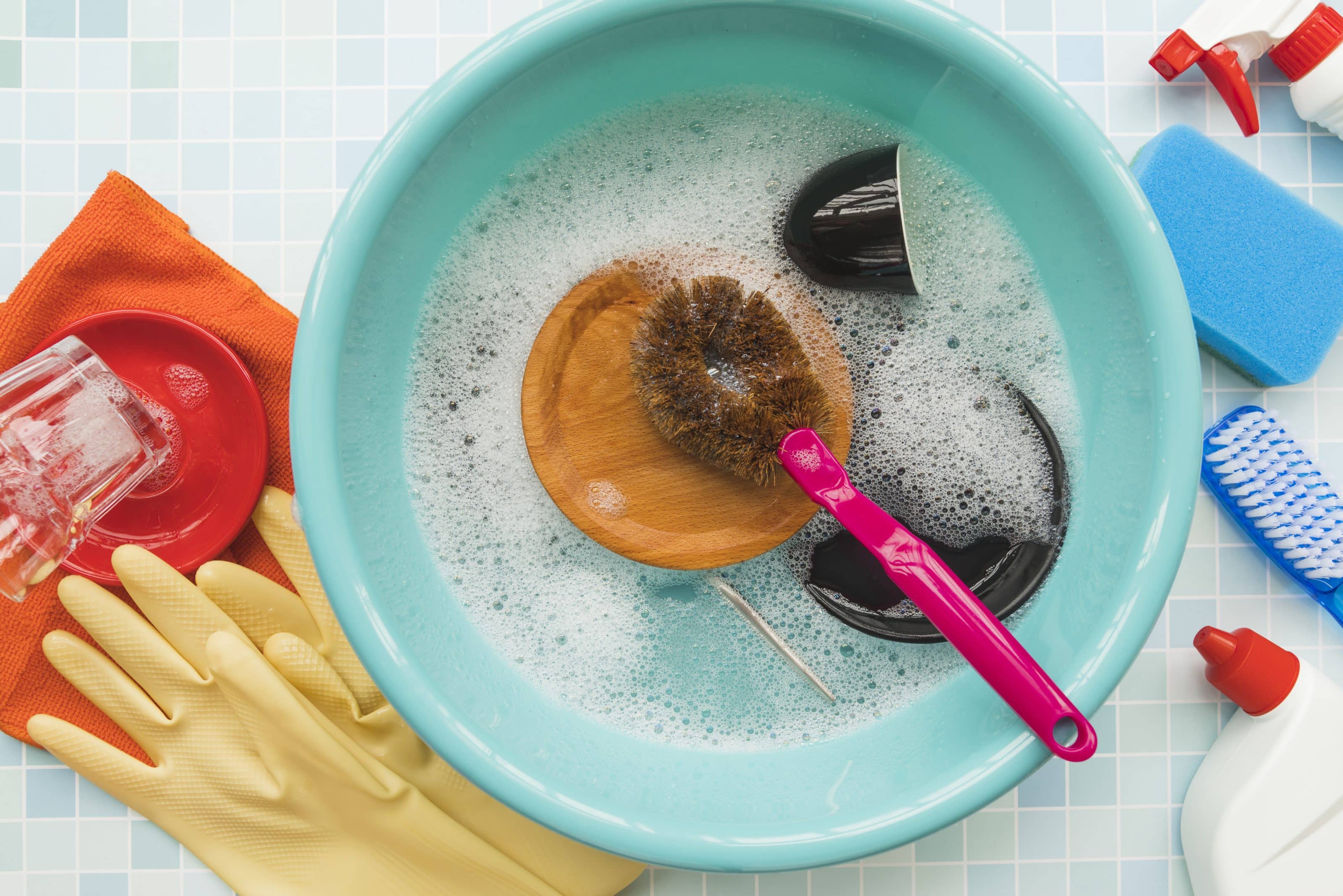 Limpeza Pesada: O Que É e Como Fazer? - Blog Donamaid
